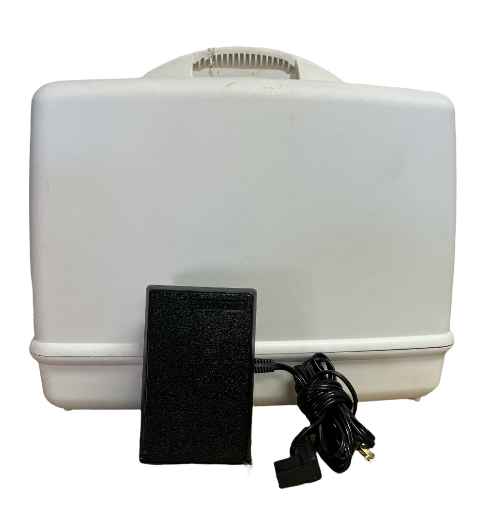 Singer Sewing machine 5817