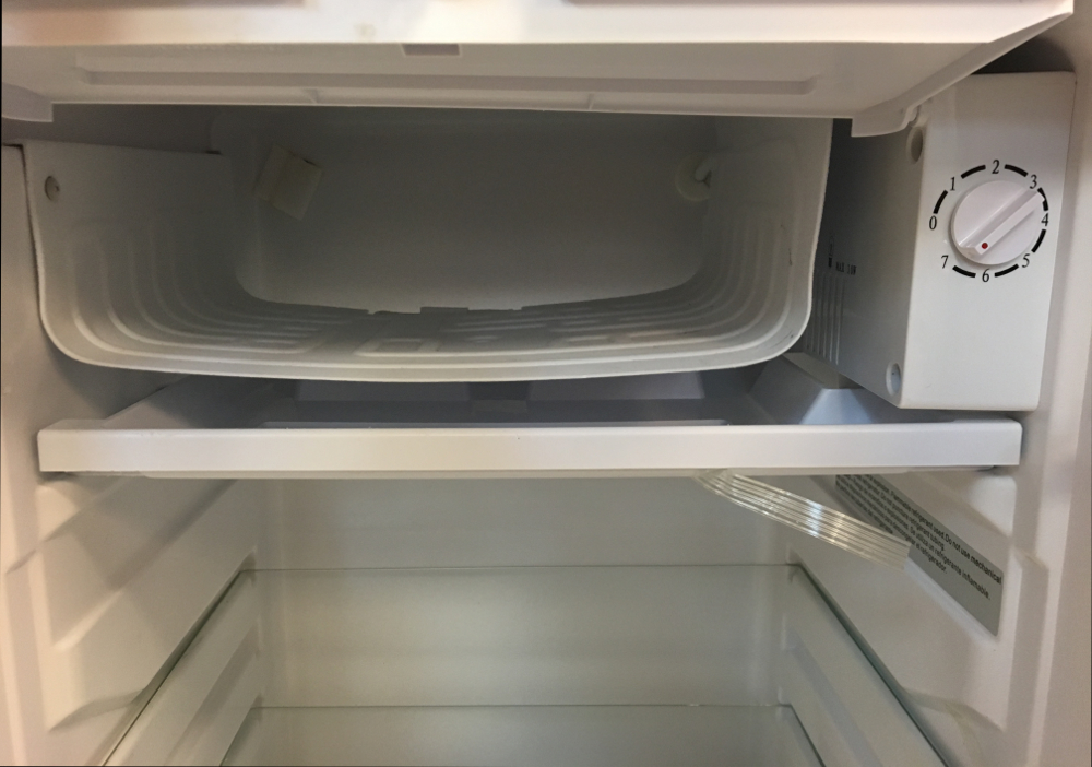 Magic Chef Mini Refrigerator HMBR350SE1